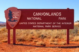 (Images) 63 National Park Entrance Signs - Iconic Symbols, Colors, And ...